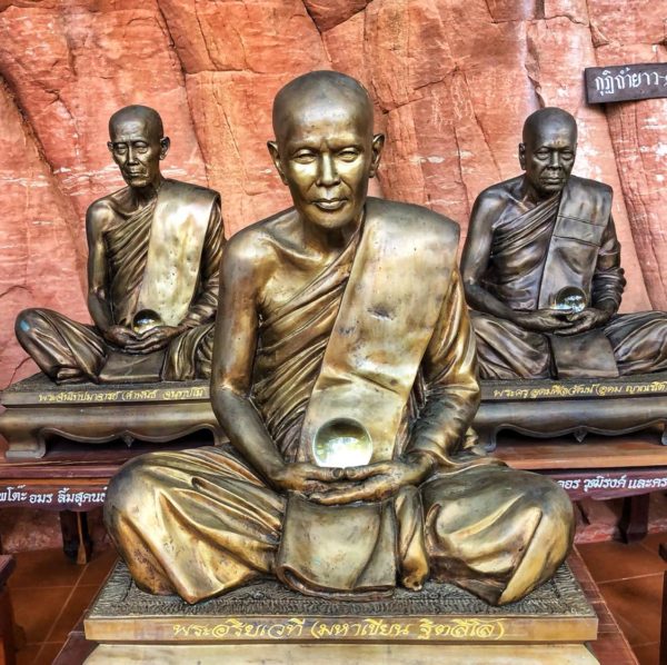Famous Monks in Thailand | Guide to Thai Monk Statues