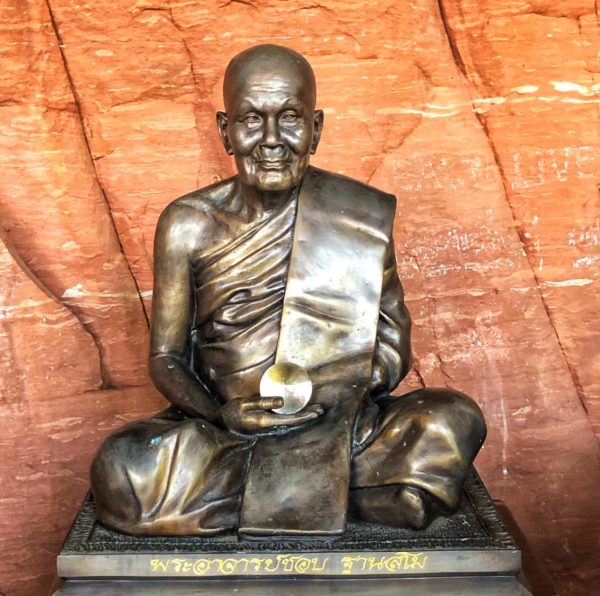Famous Monks in Thailand | Guide to Thai Monk Statues