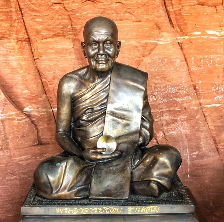 Famous Monks in Thailand | Guide to Thai Monk Statues