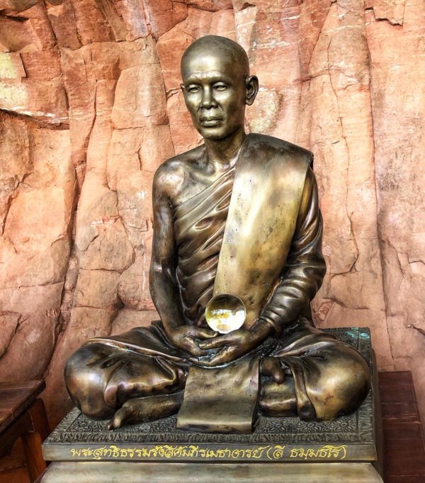 Famous Monks in Thailand | Guide to Thai Monk Statues