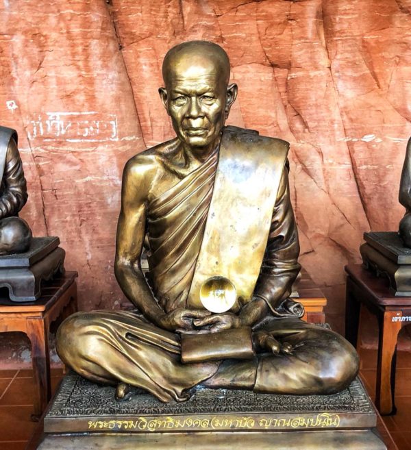 Famous Monks in Thailand | Guide to Thai Monk Statues