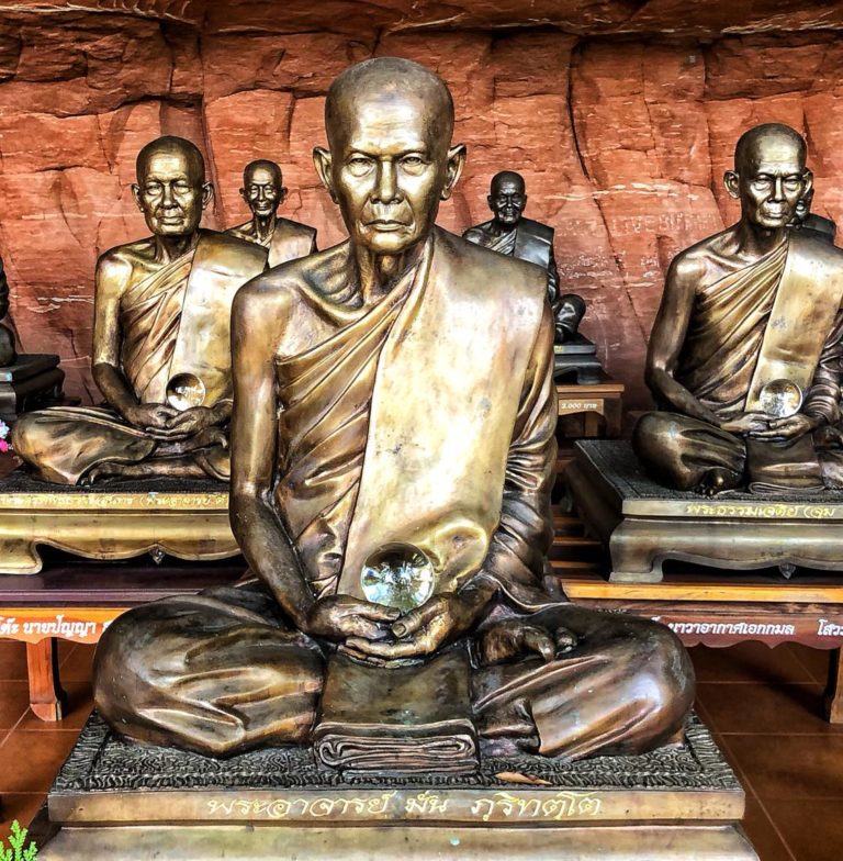 Famous Monks in Thailand | Guide to Thai Monk Statues