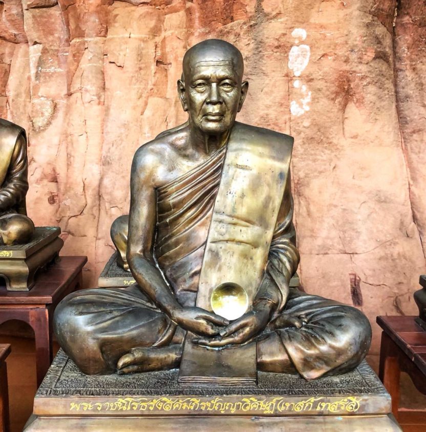 Famous Monks in Thailand | Guide to Thai Monk Statues