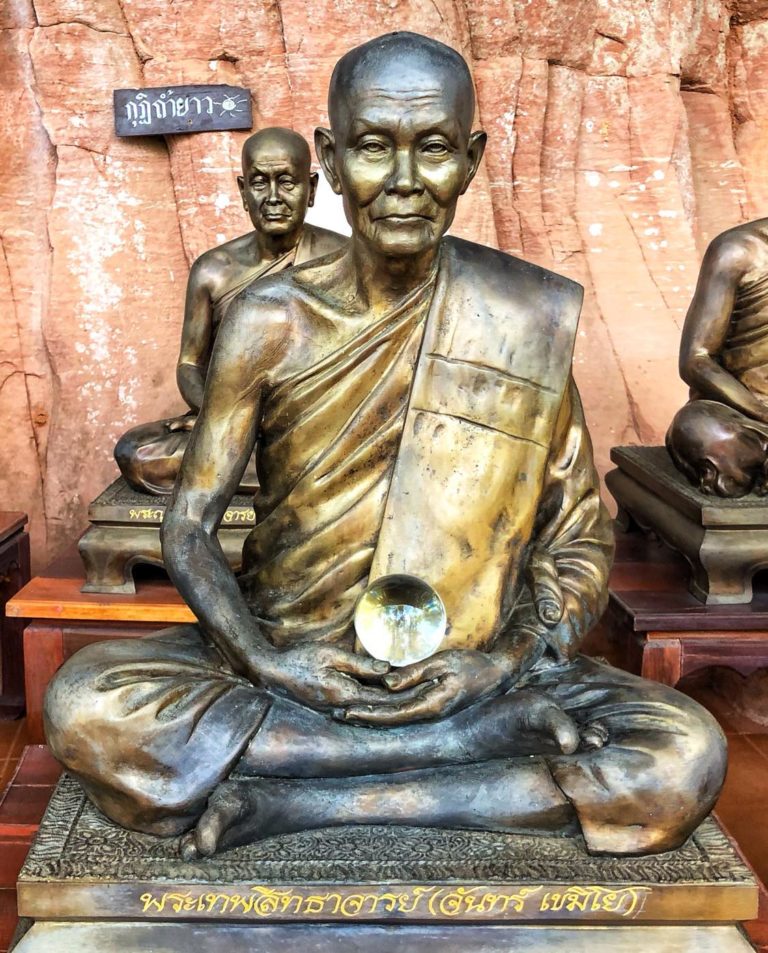 Famous Monks in Thailand | Guide to Thai Monk Statues