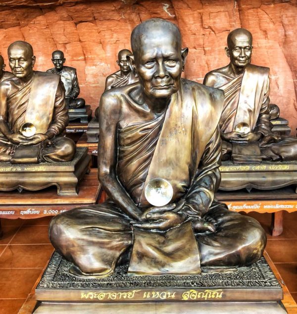Famous Monks in Thailand | Guide to Thai Monk Statues
