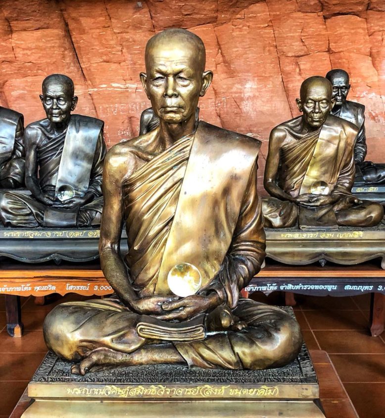 Famous Monks in Thailand | Guide to Thai Monk Statues