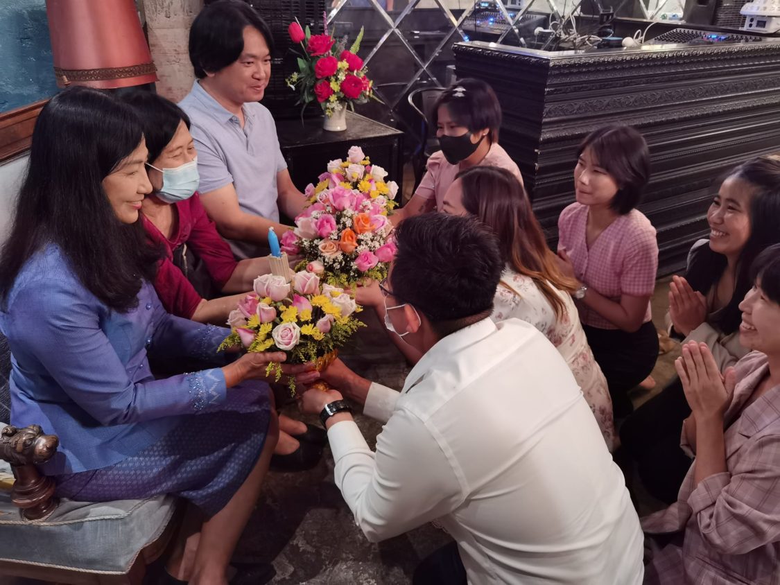 The Thai Wai: It’s Spiritual & Cultural Meaning in Thailand