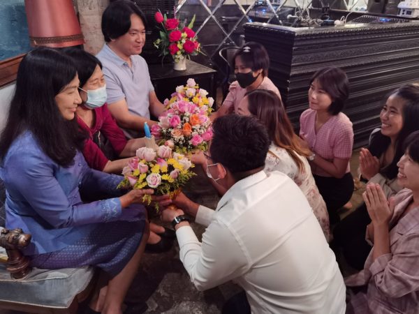 The Thai Wai: It’s Spiritual & Cultural Meaning in Thailand